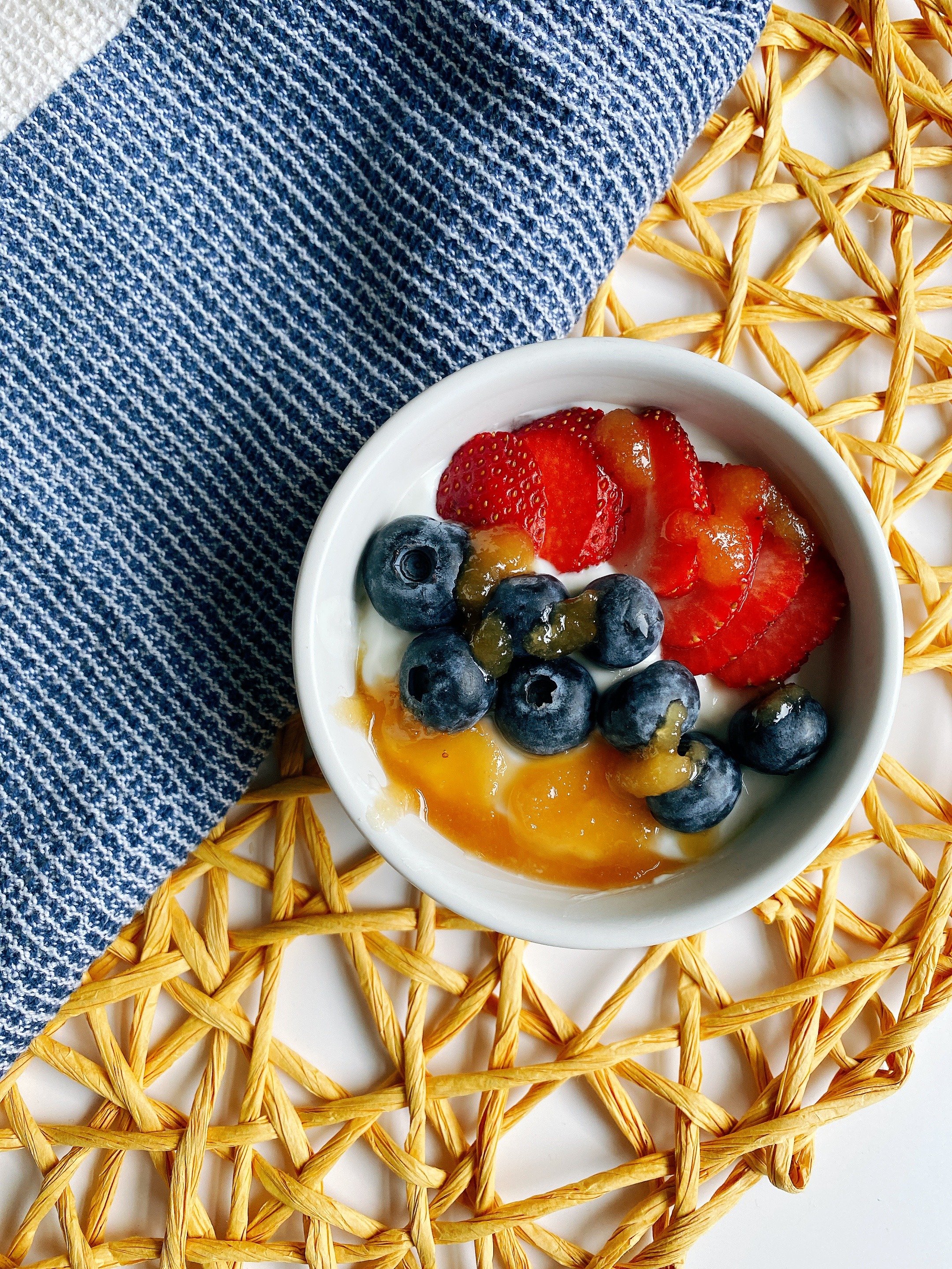 7 Stress-Relieving Snack Foods to Keep You Calm Over the Holidays